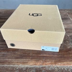 UGG | Shoes | New Ugg Classic Ultra Mini Platform Black Sz 7 Or 8 ...
